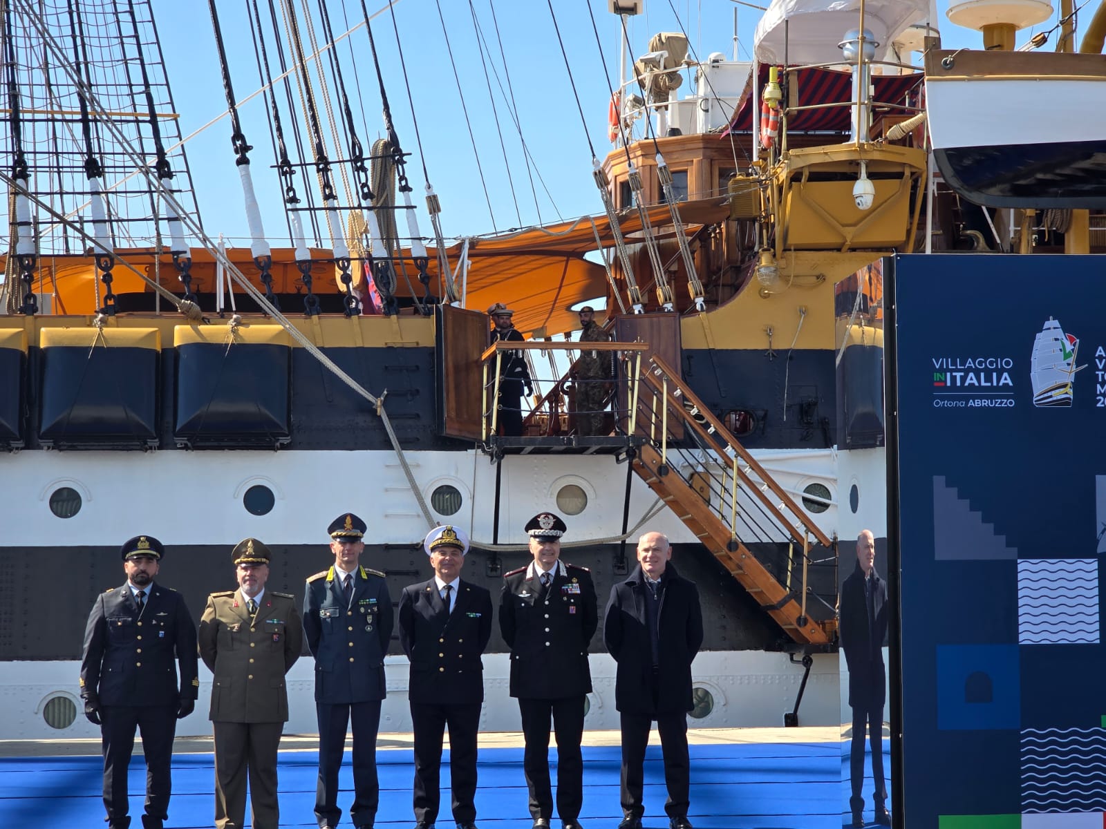 La Nave Amerigo Vespucci, la più bella del mondo, approda a Ortona: la Presidente Meloni con ...